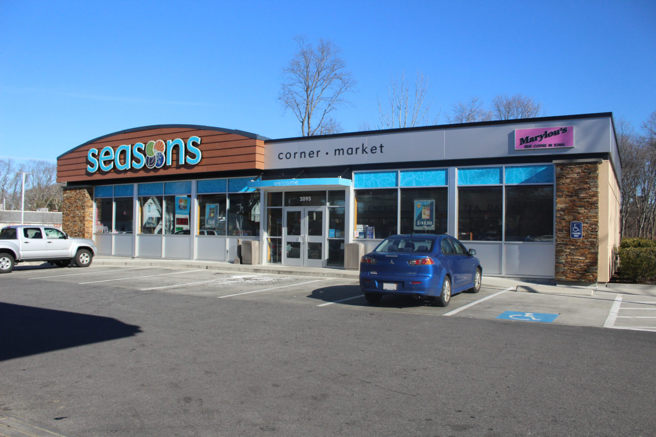 2095 Diamond Hill Rd, Cumberland, RI 02864 - Seasons Corner Market